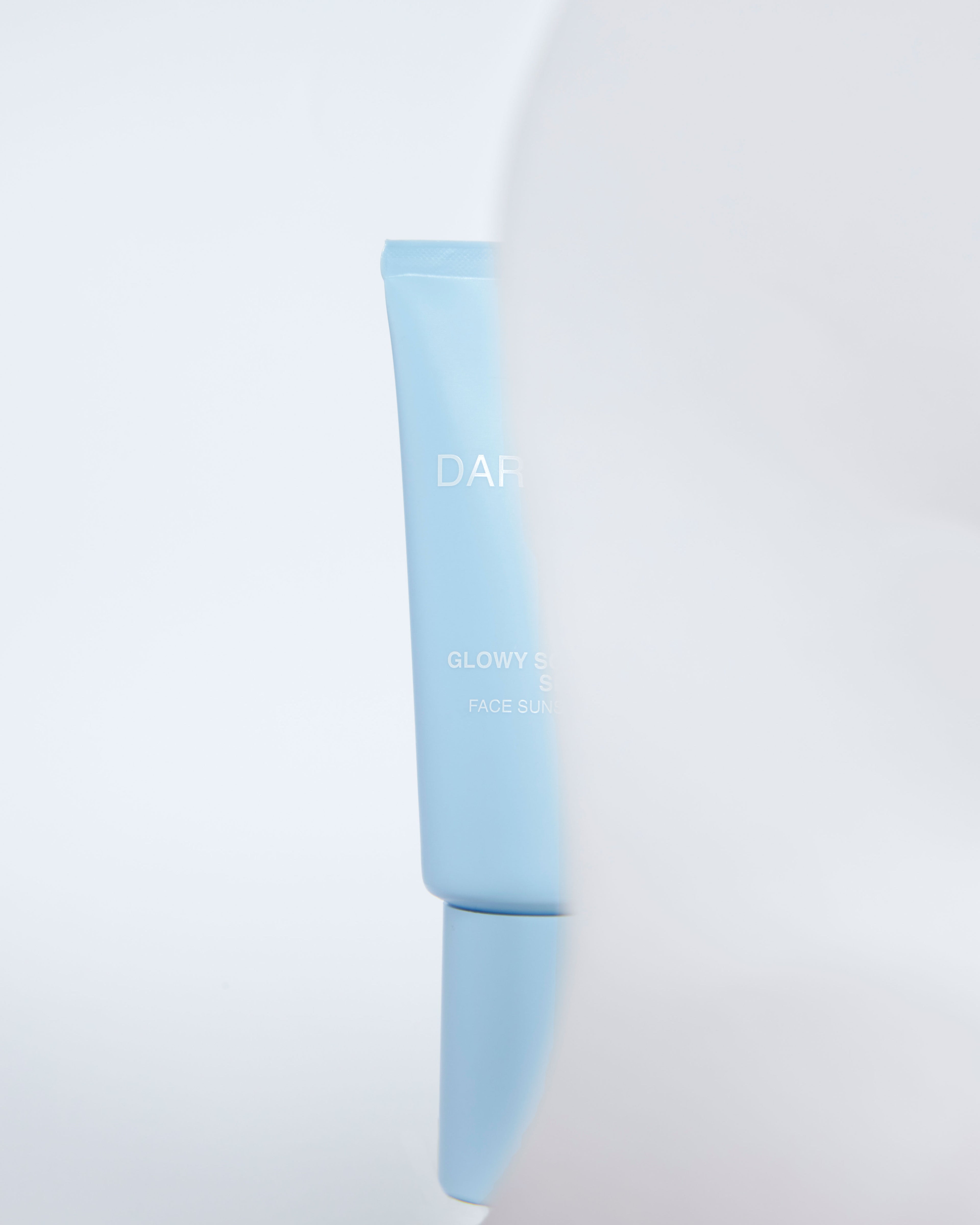 GLOWY SCREEN SPF 50+ – DARLING